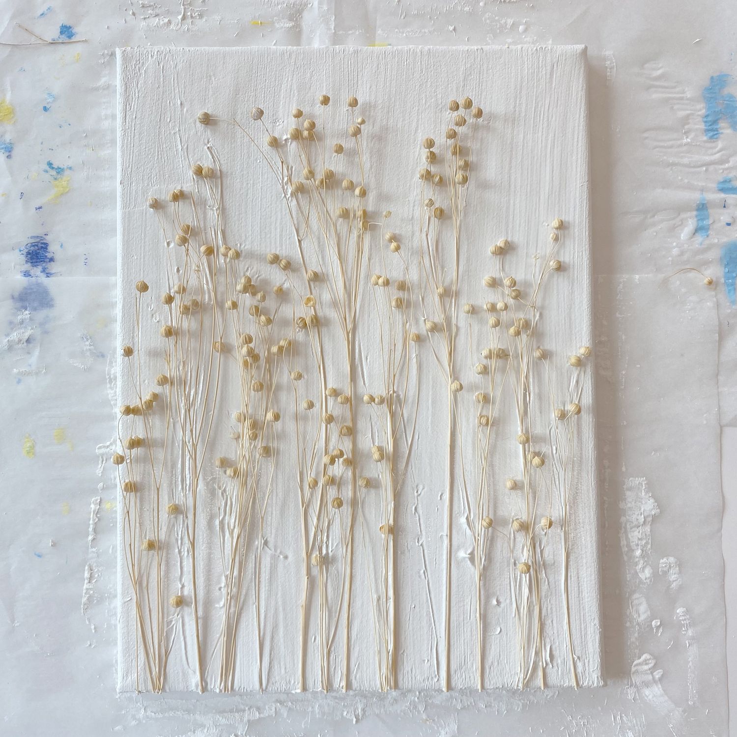 Anleitung Leinwand mit Strukturpaste und Trockenblumen gestalten günstig online kaufen